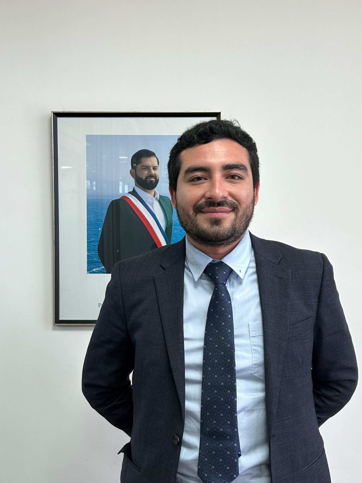 Hugo Osorio Vallejos asume como nuevo Seremi de las Culturas, las Artes ...